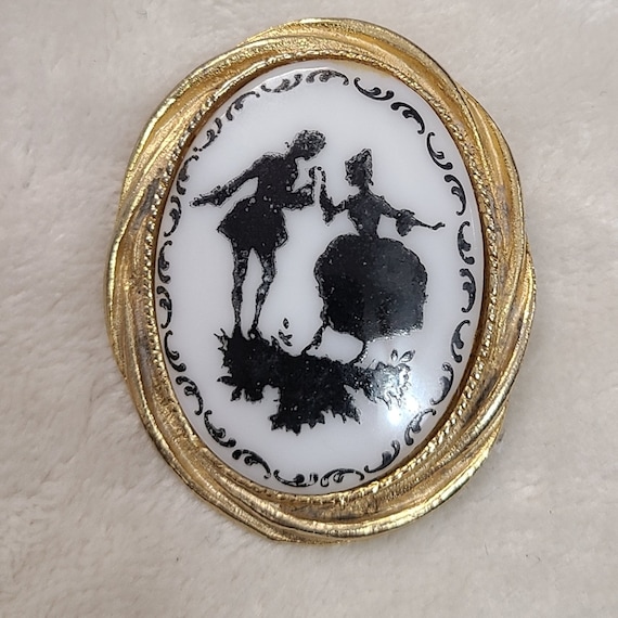 Silhouette brooch store