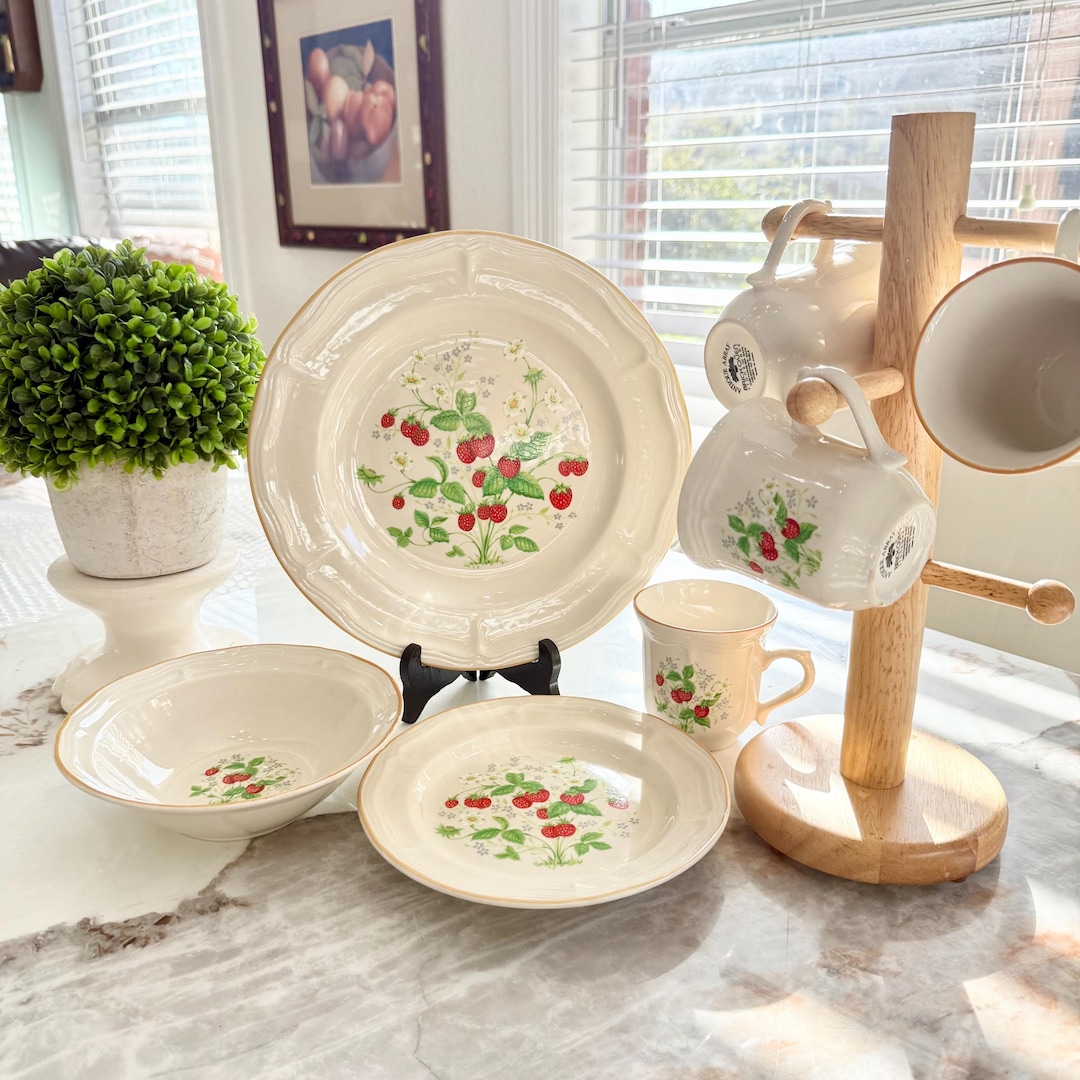 Vintage Antique Array Brick Oven Stoneware Plates – Strawberries Design ...