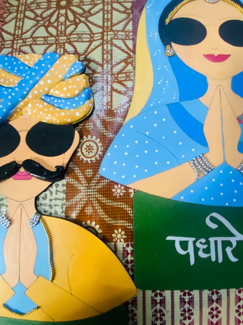 Handmade Hand-painted PADHARO SA Stylish Men and Women Wooden Welcome ...