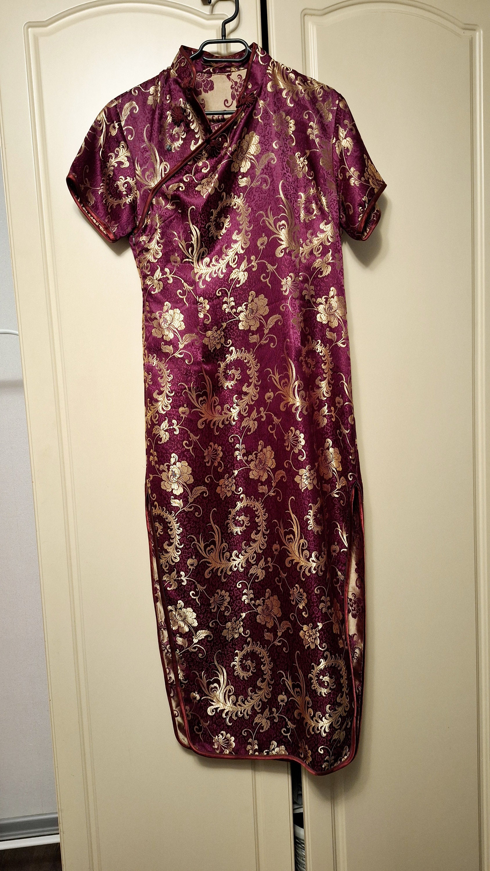 Vintage Cheongsam Qipao Oriental Satinlike Maxi Dress in Deep Red and ...