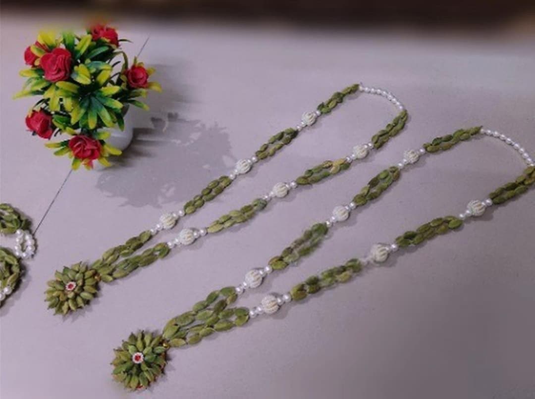 Traditional Jain Elaichi Moti Mala – Barati Swagat Garlands for Indian ...