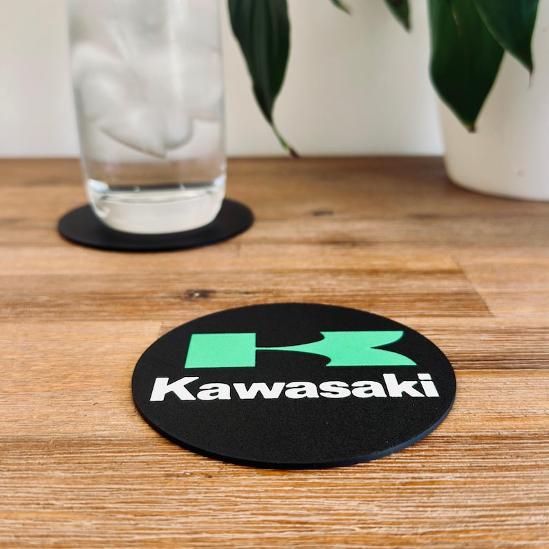 Kawasaki Ninja H2R Gift Set – Includes 2D Desk Art, Coaster & Keychain ...