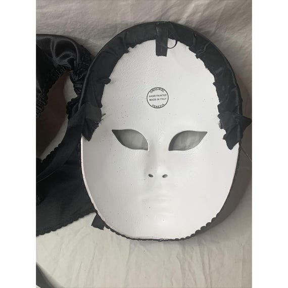 Masquerade Mask Black & Red Pirate Style - Pier 1 Sto… - Gem