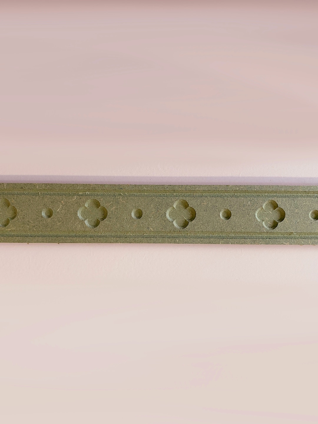 Medium Flower Decorative Trim Moulding 6mm Thick Approximately 96cm ...