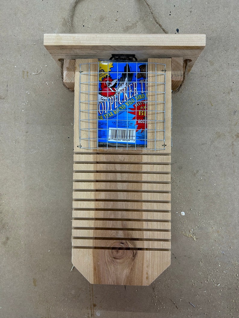 Two Picket Project: Suet Bird Feeder DIY Plans to Make Bird Feeder of ...