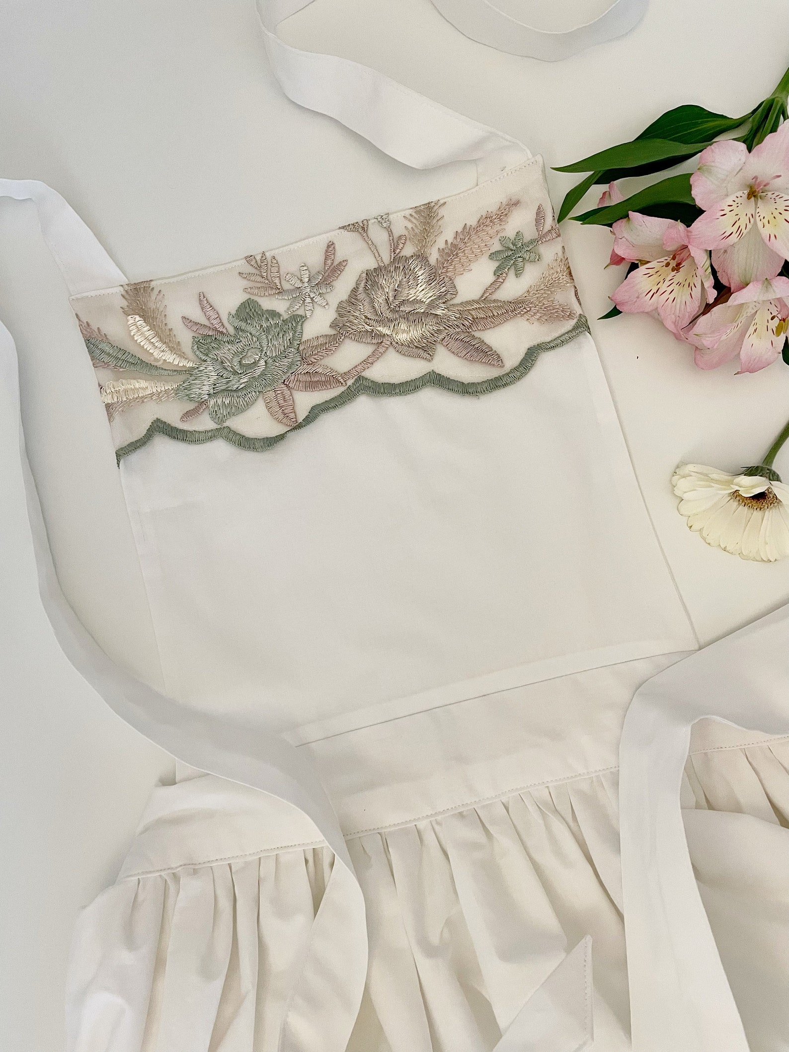 Victorian Style Apron (white) - Etsy