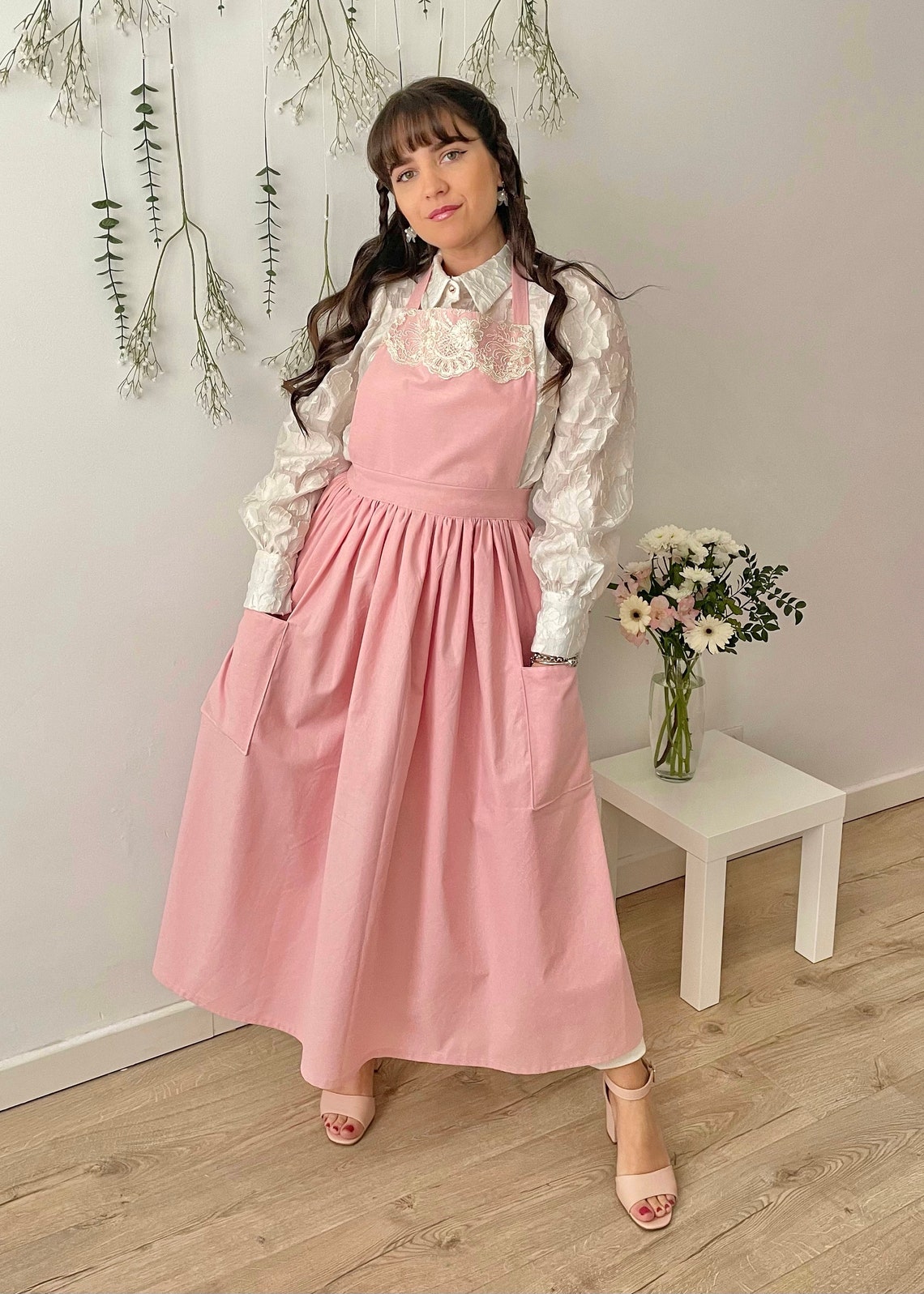 Victorian Style Apron dusty Pink - Etsy