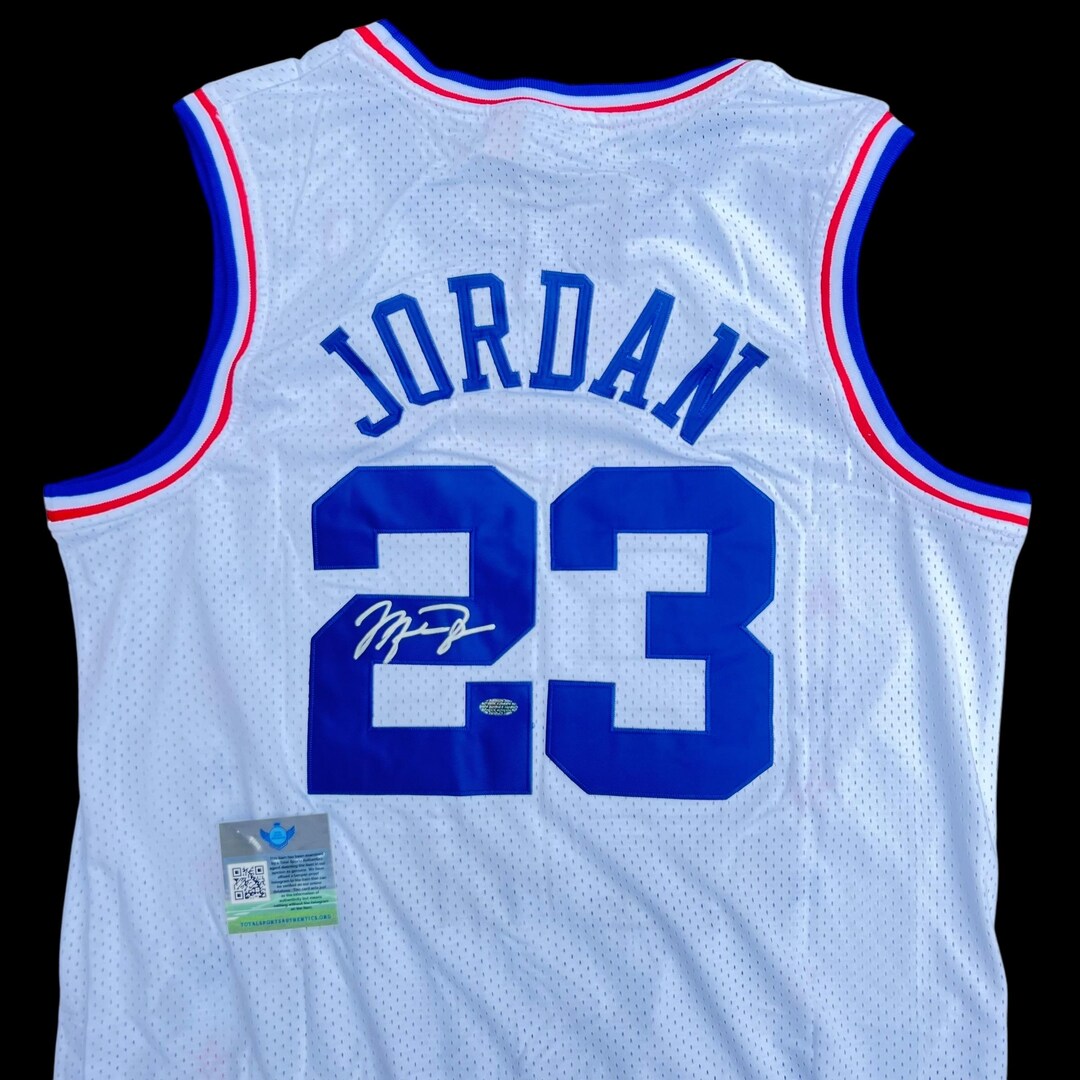 Michael Jordan Signed Jersey, #23 Chicago Bulls Autographed NBA All ...