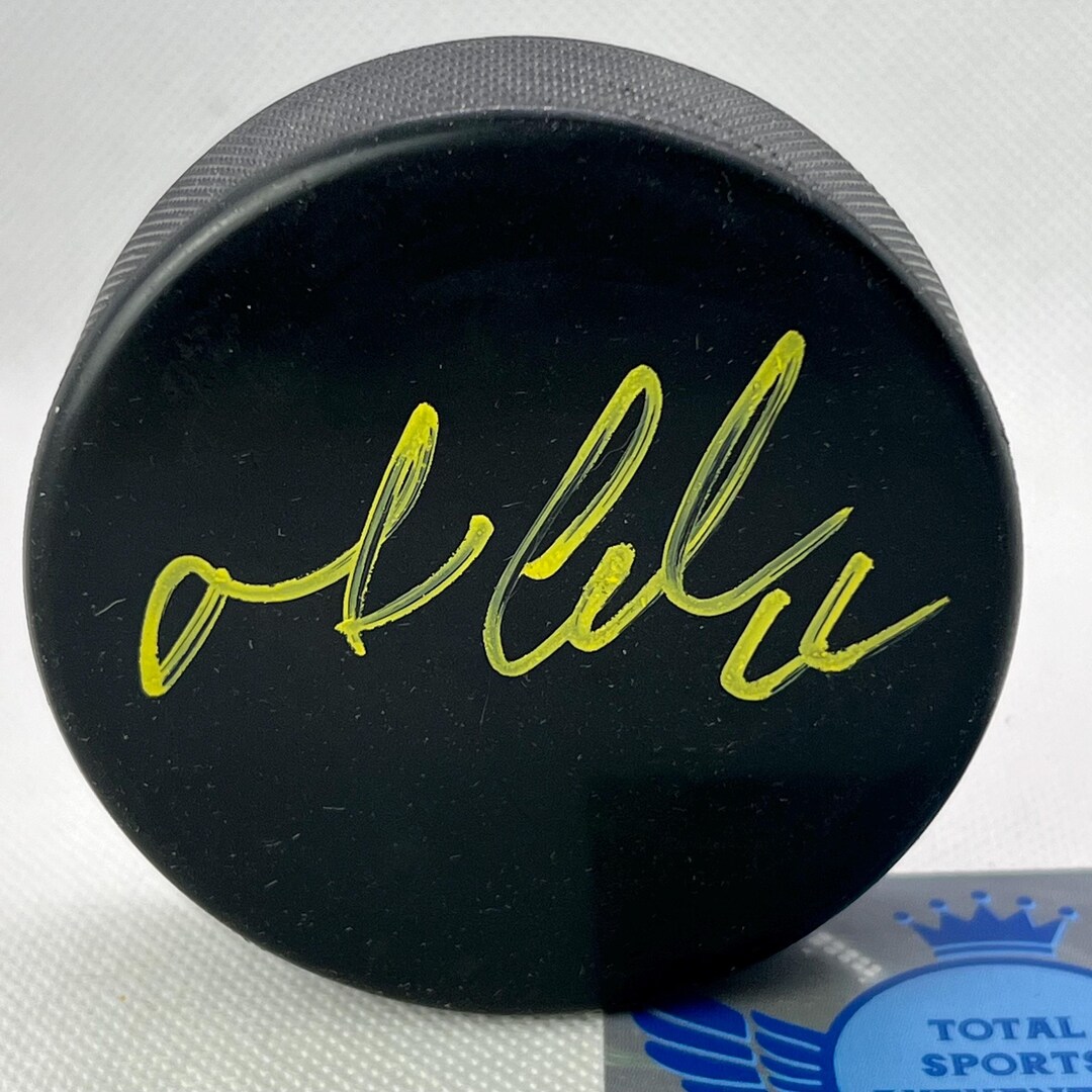 Mario Lemieux Hand Signed Hockey Puck W/ COA HOLOGRAM Pittsburgh ...
