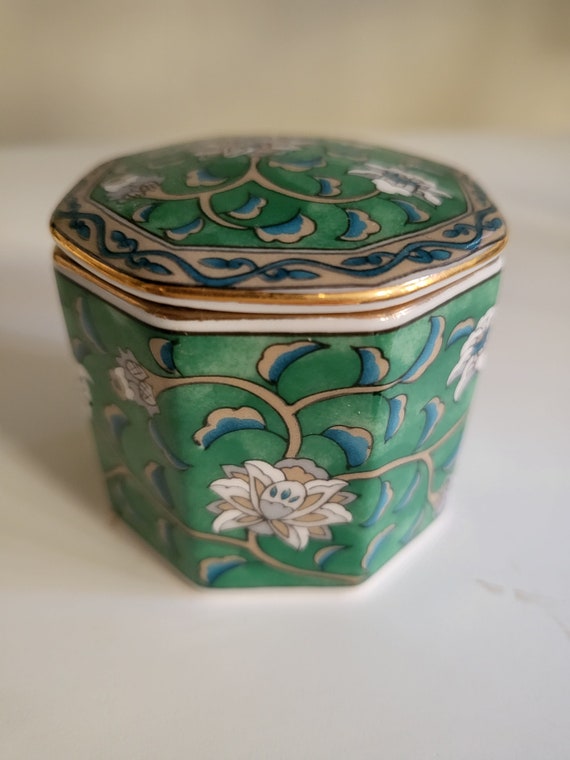 japan trinket box with - Gem