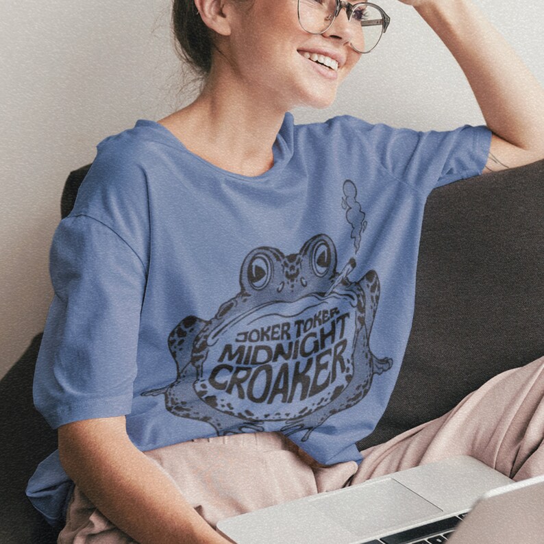 Frog Midnight Toker Stoner T-shirt Stoner Aesthetic Marijuana ...