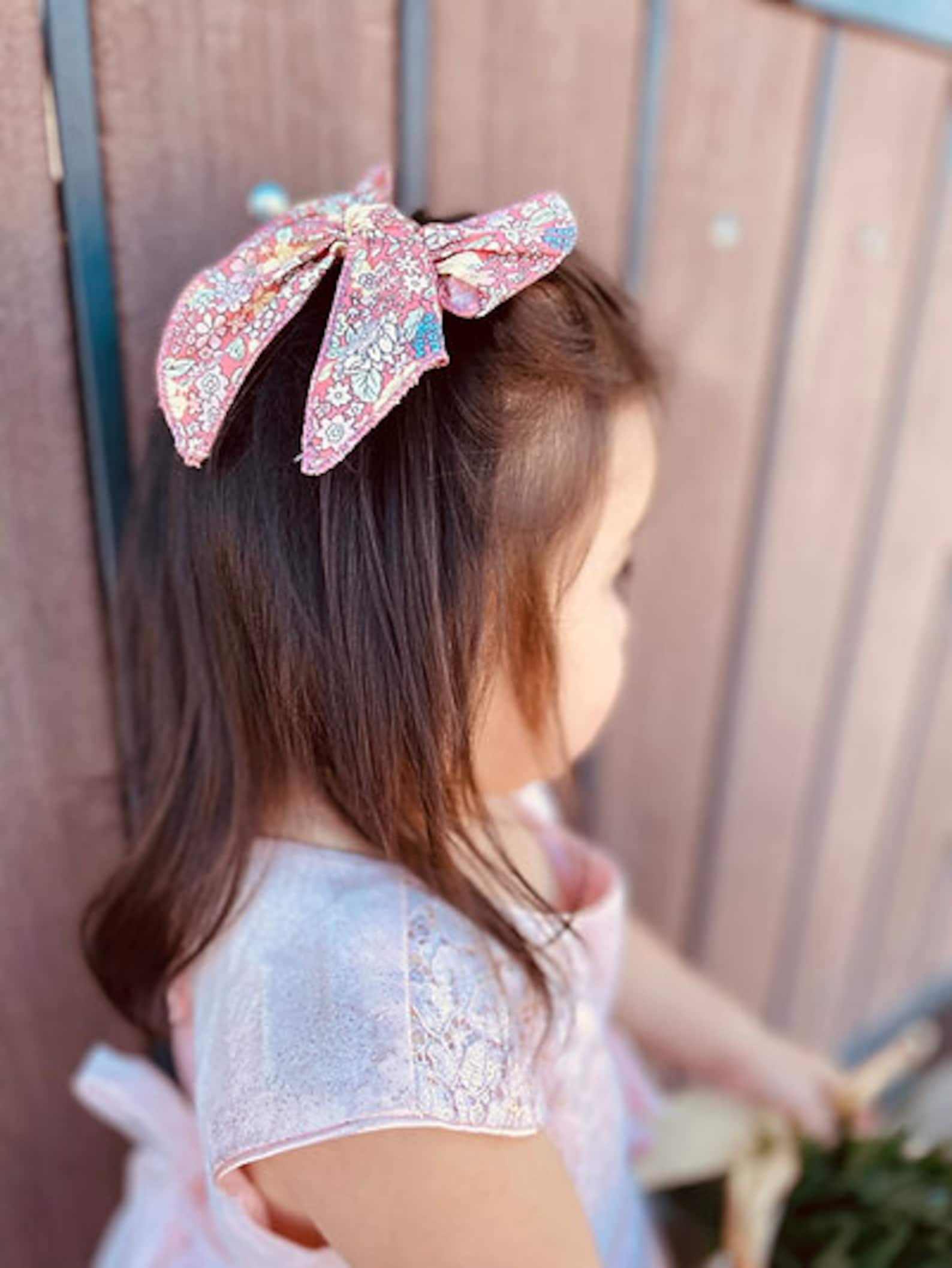 Flower & Pretty Bows - Etsy