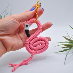 Macrame Flamingo Keychain With Clip Cute Pink Flamingo Key Ring - Etsy