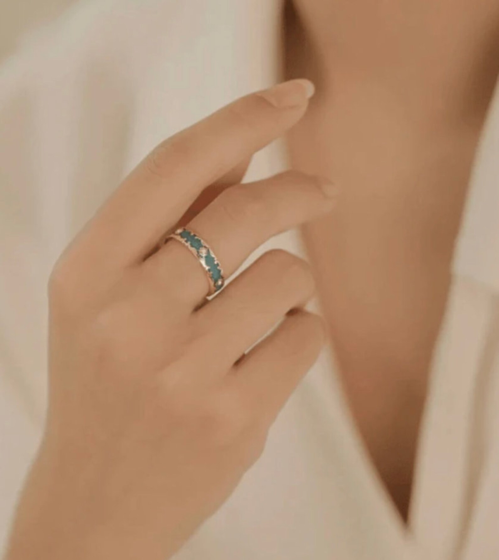 Renaissance Style Vintage Ring - Etsy