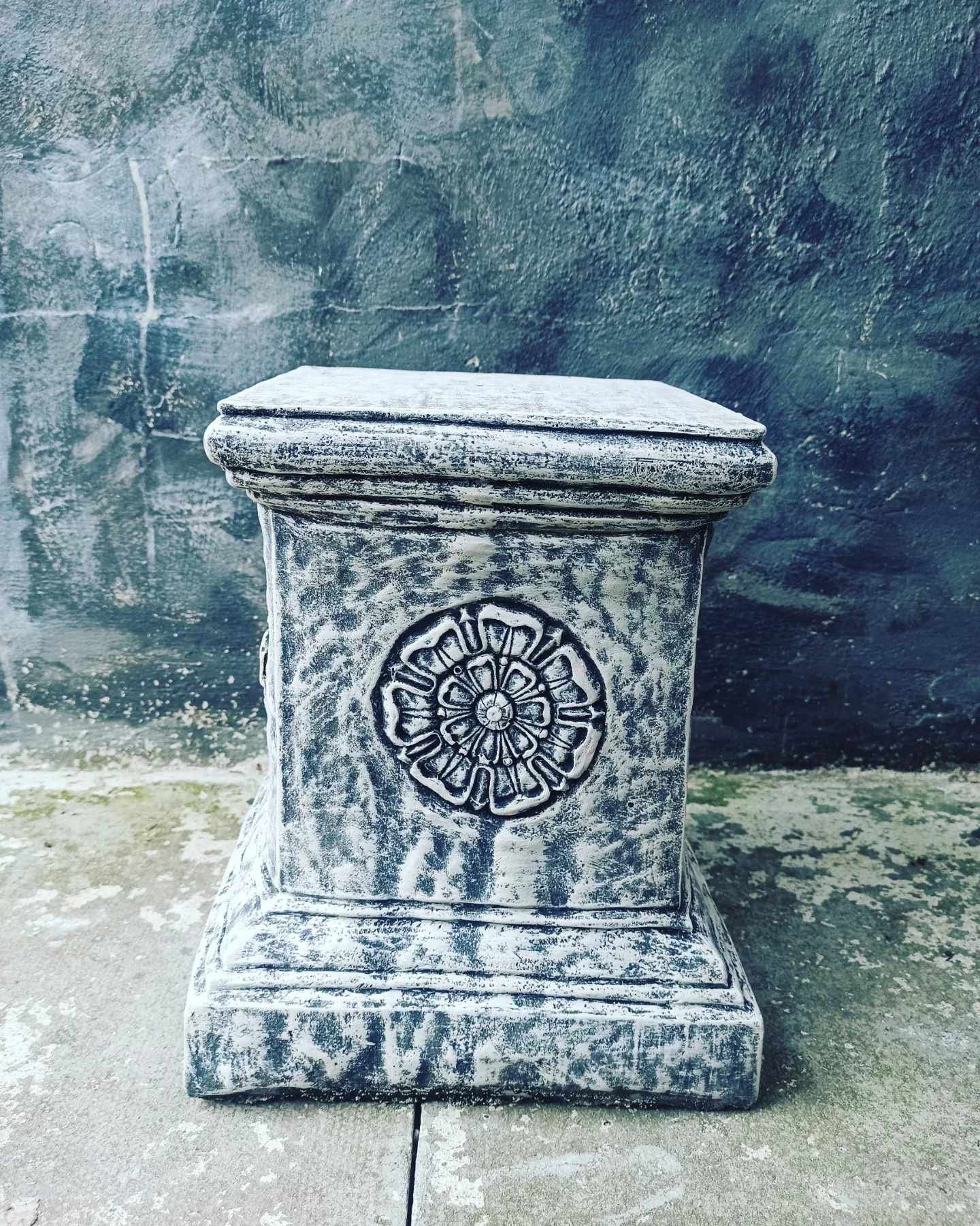 Stone Garden Square Plinth Pedestal /ornament Stand 27KG Aged Stone ...