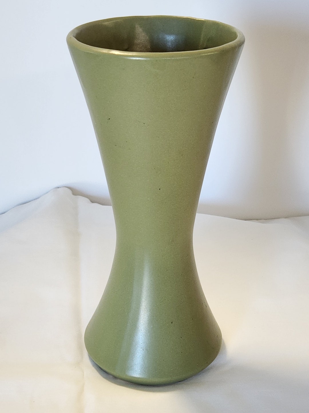 Mccoy Floraline 400 USA Vase Trumpet Hourglass Matte Green Speckled ...