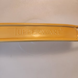 Tupperware Cake Taker Carrier With Handle, Harvest Gold Goldenrod 3 Pc ...