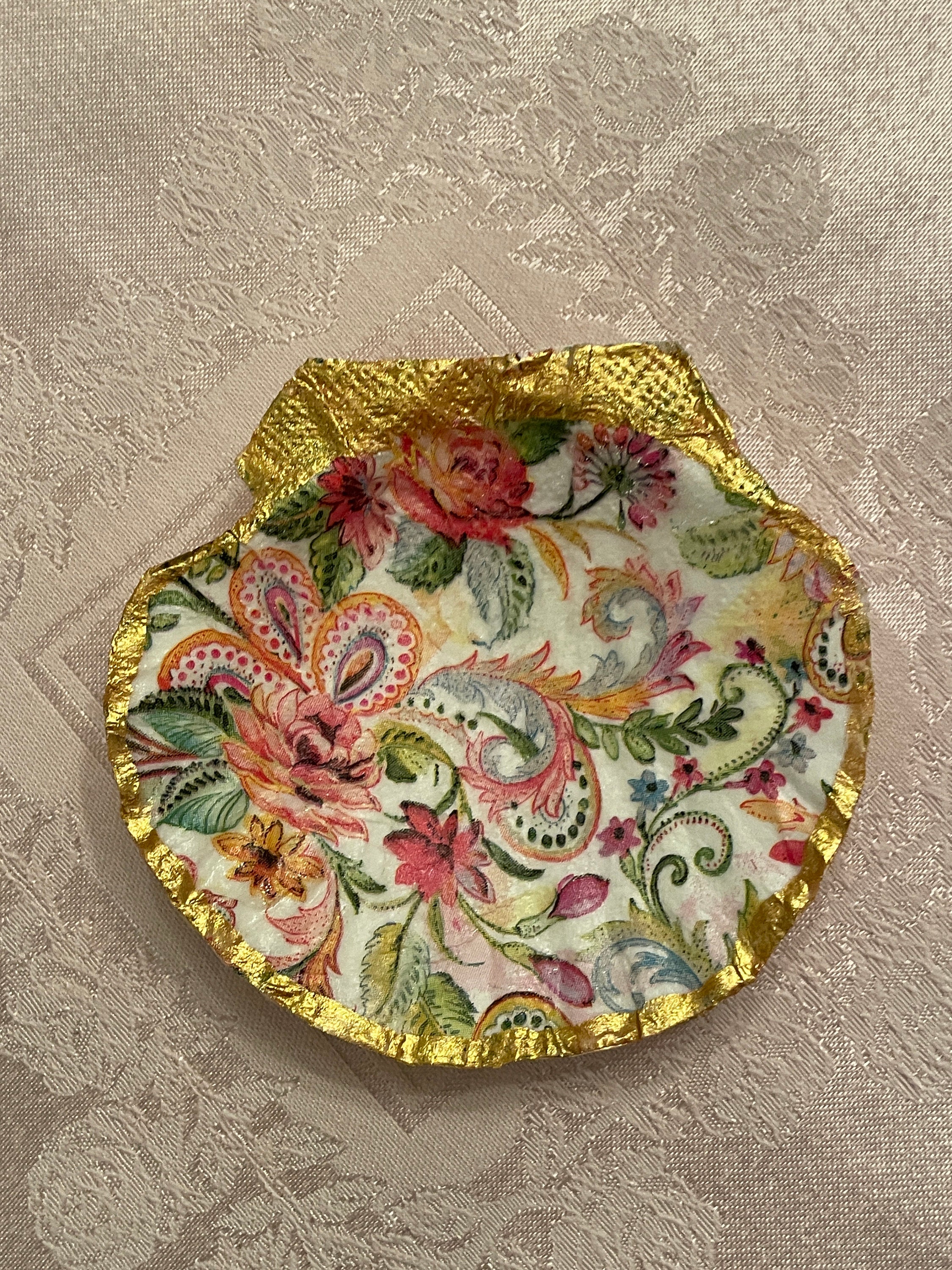 Elegant Jacobean Handpainted 24K Gold Trimmed Scallop Shell Trinket ...