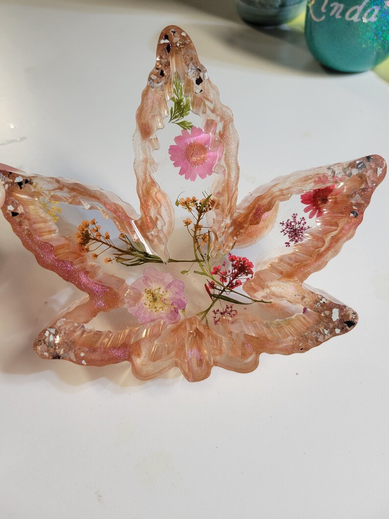 Epoxy Resin Marijuana Leaf Ashtray - Etsy