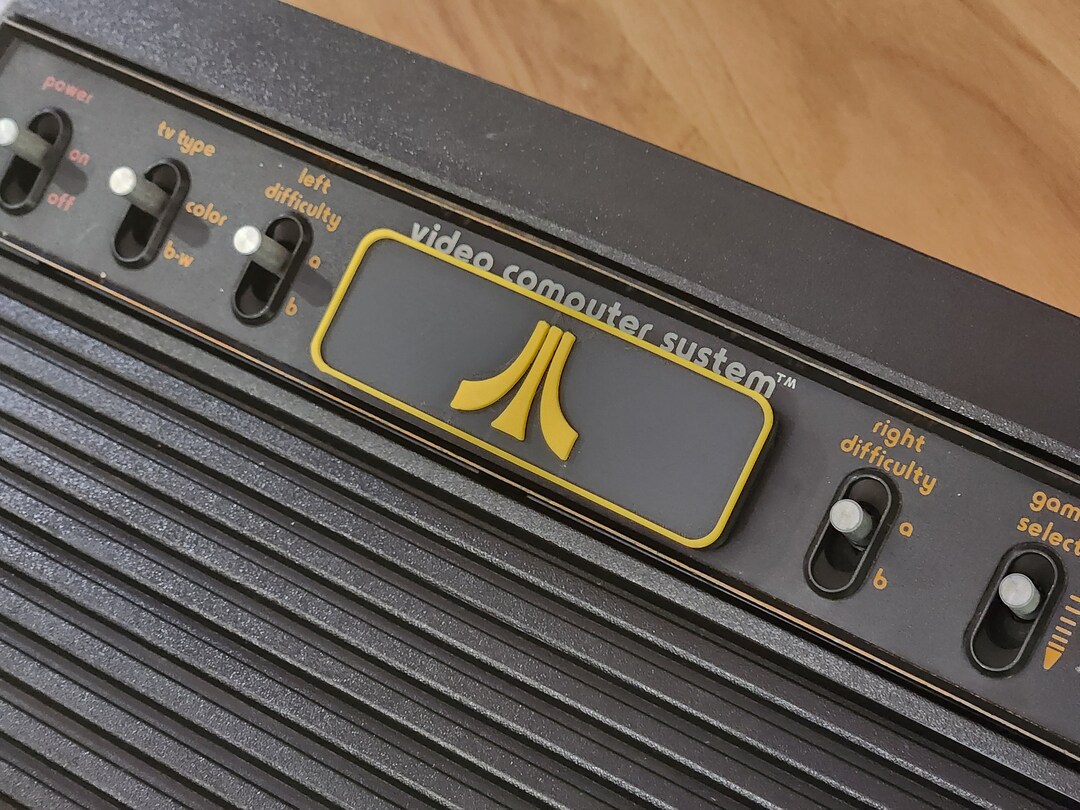 Atari 2600 Heavy/light Sixer Cartridge Slot Dust Cover - Logo Only ...