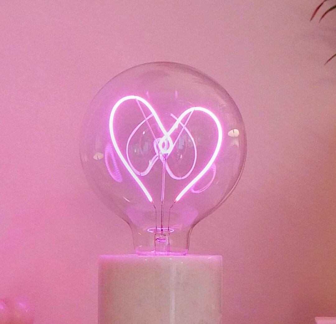 Heart Pink LED Light Bulb - Screw Down Table Top Fitting - E27 Edison ...