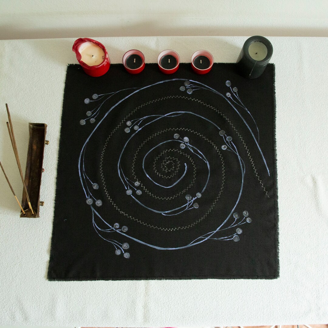Altar Tarot Cloth, Divination Cloth, Spiral, Hand Painted Embroidered ...