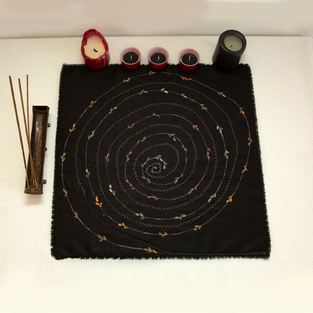Altar Tarot Cloth, Divination Cloth, Spiral, Hand Painted Embroidered ...