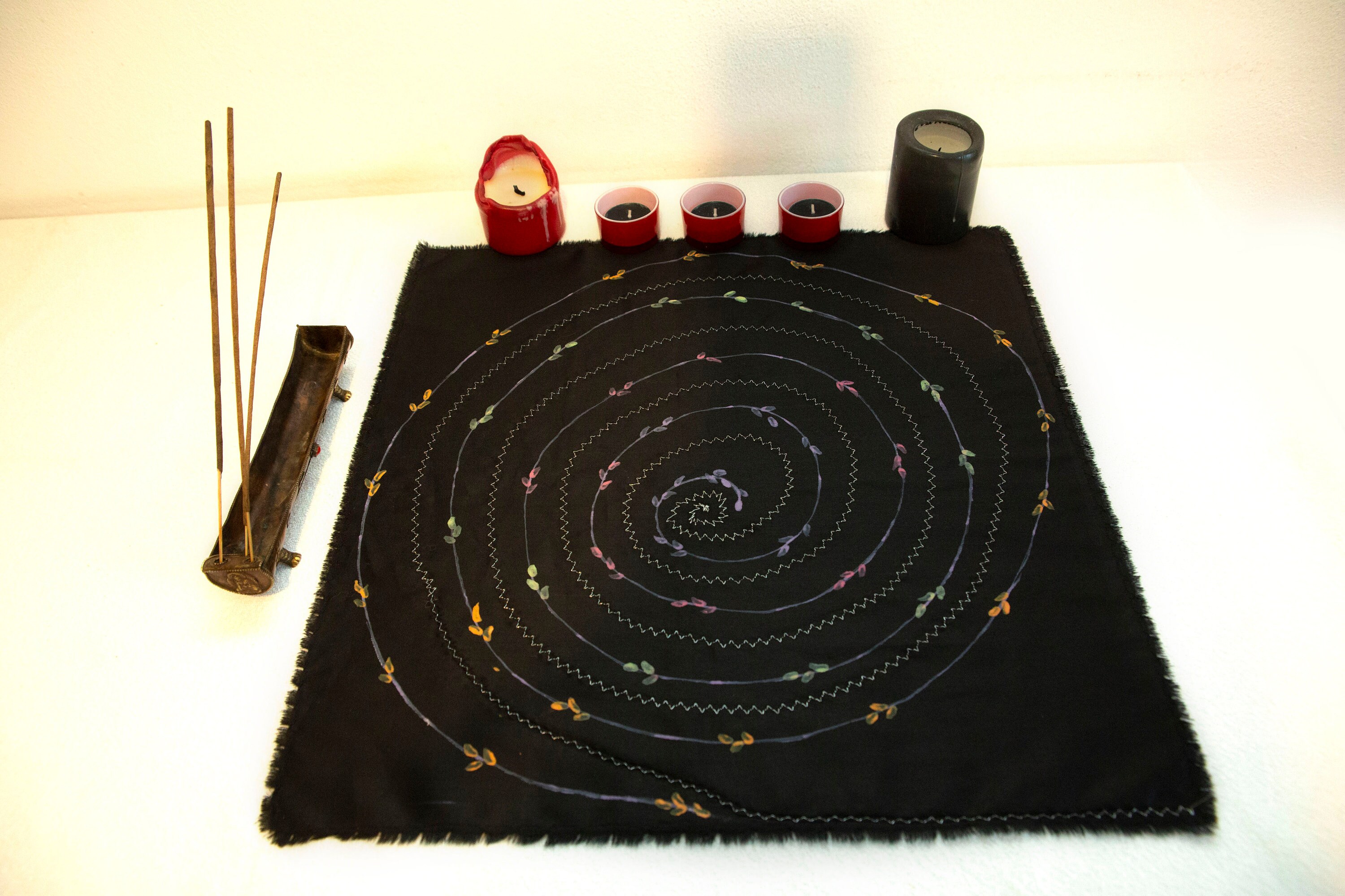 Altar Tarot Cloth, Divination Cloth, Spiral, Hand Painted Embroidered ...