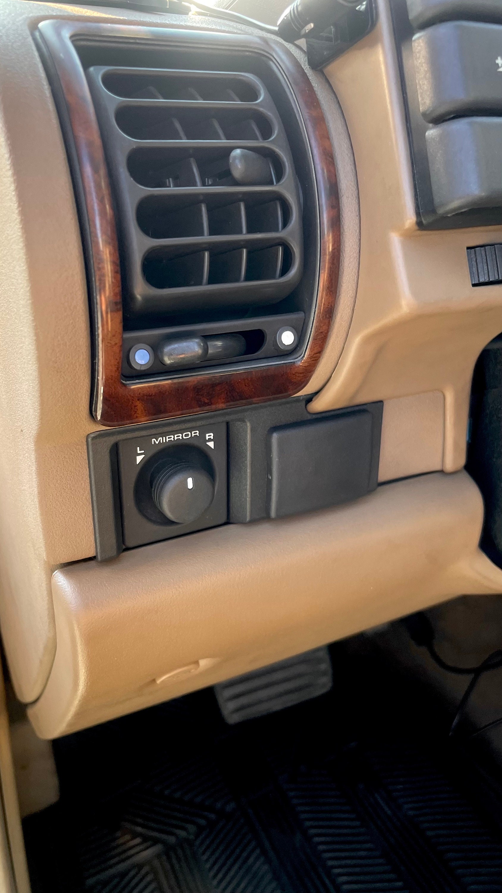 Ultragauge Mount for Land Rover Discovery I & II | 1 / 2 1989-1998 1999 ...