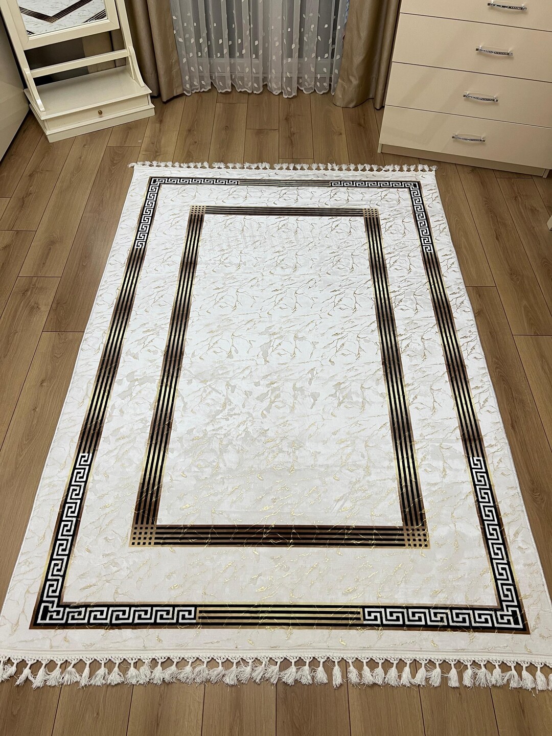 Gold With White Rug - Gold Glitter Detailed White Plush Rug – Non-slip ...