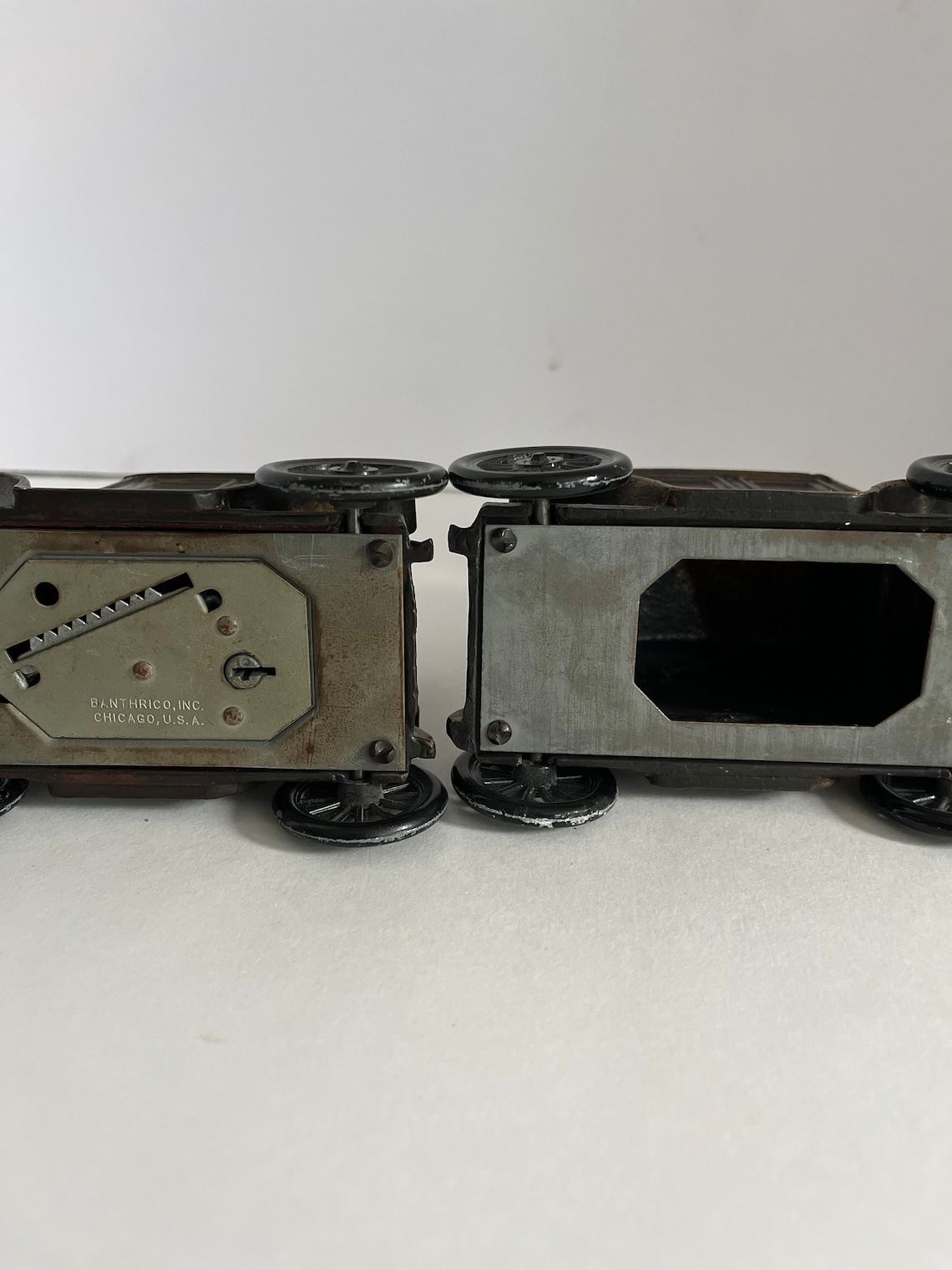 Vintage Die Cast 1910 Baker Electric Toy Car Banks Banthrico Inc ...