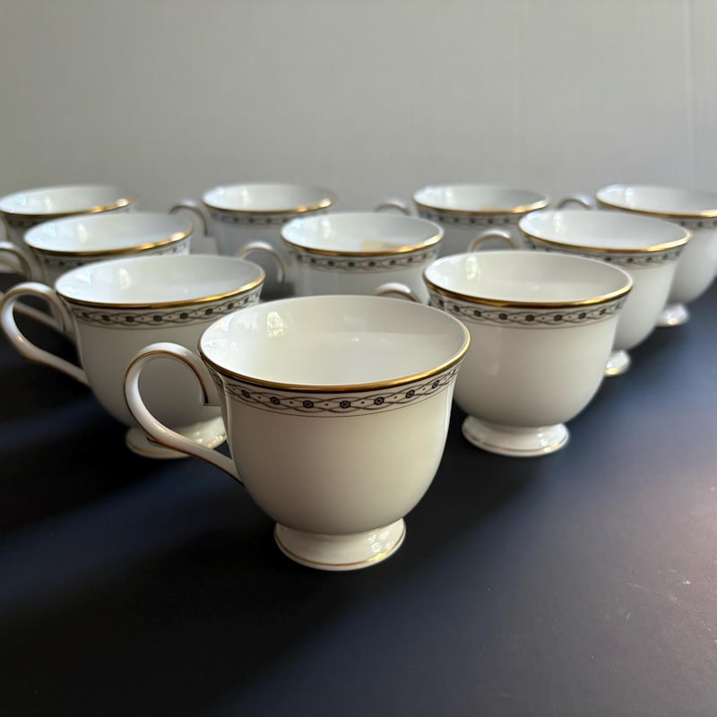 Footed Tea Cups - Etsy