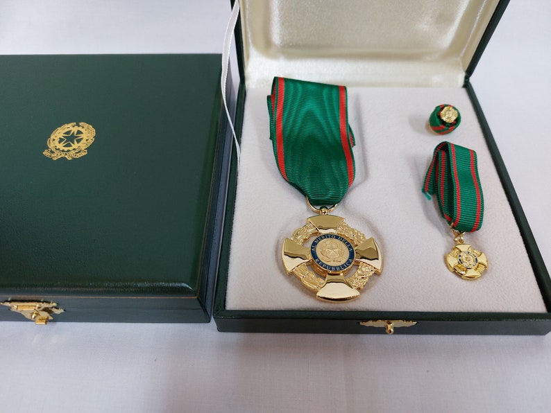 Kit lusso da Cavaliere Ufficiale Ordine al Merito della Repubblica ...