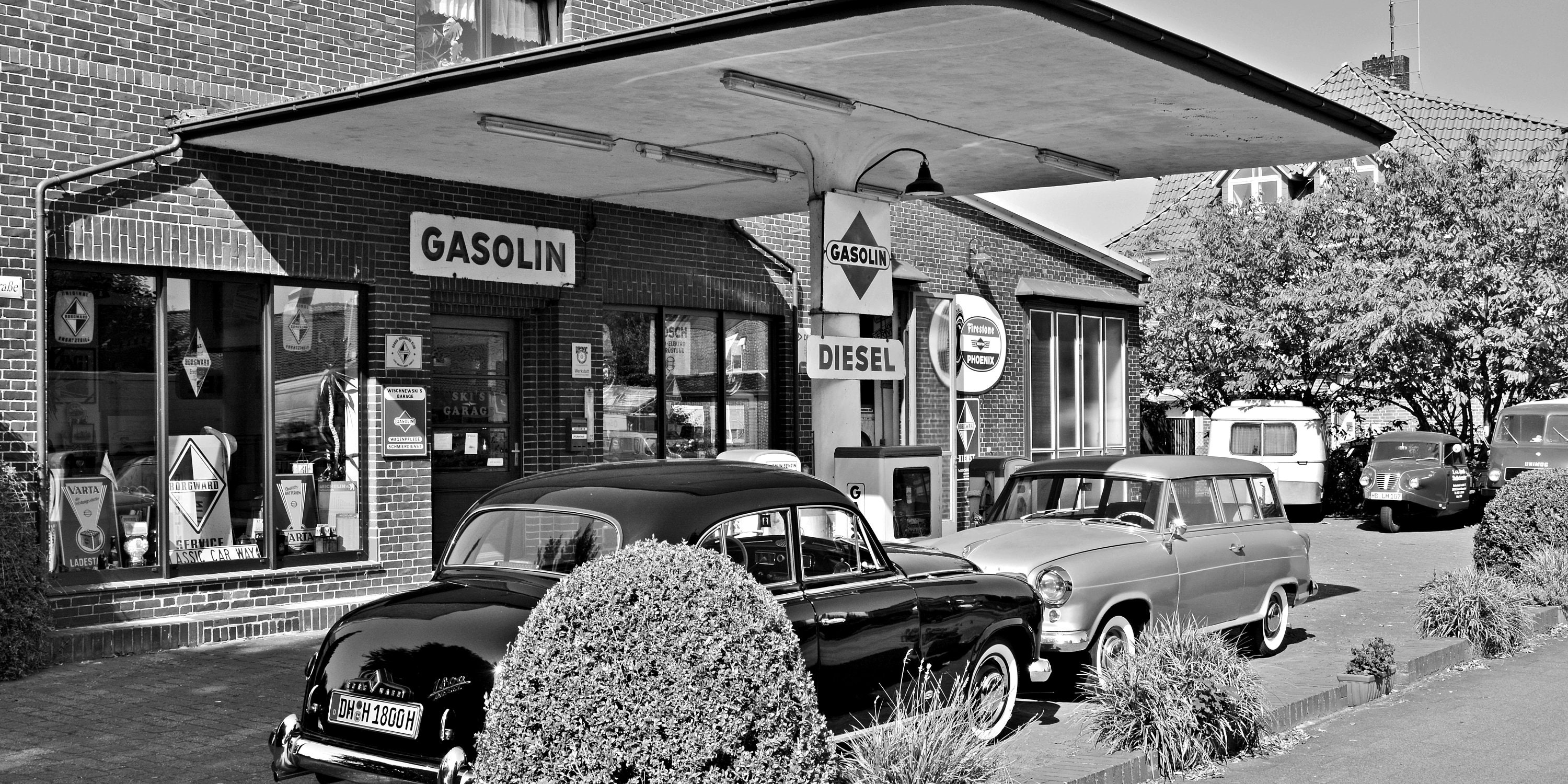 Vintage Car Canvas Wall Art, Garage Wall Decor, Vintage Gas Station ...