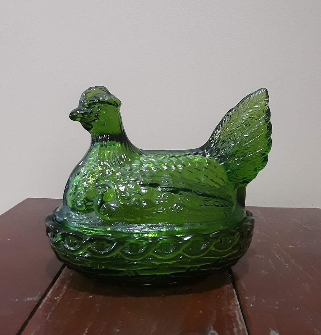 Vintage L. E. Smith Green Glass Hen on Nest - Etsy