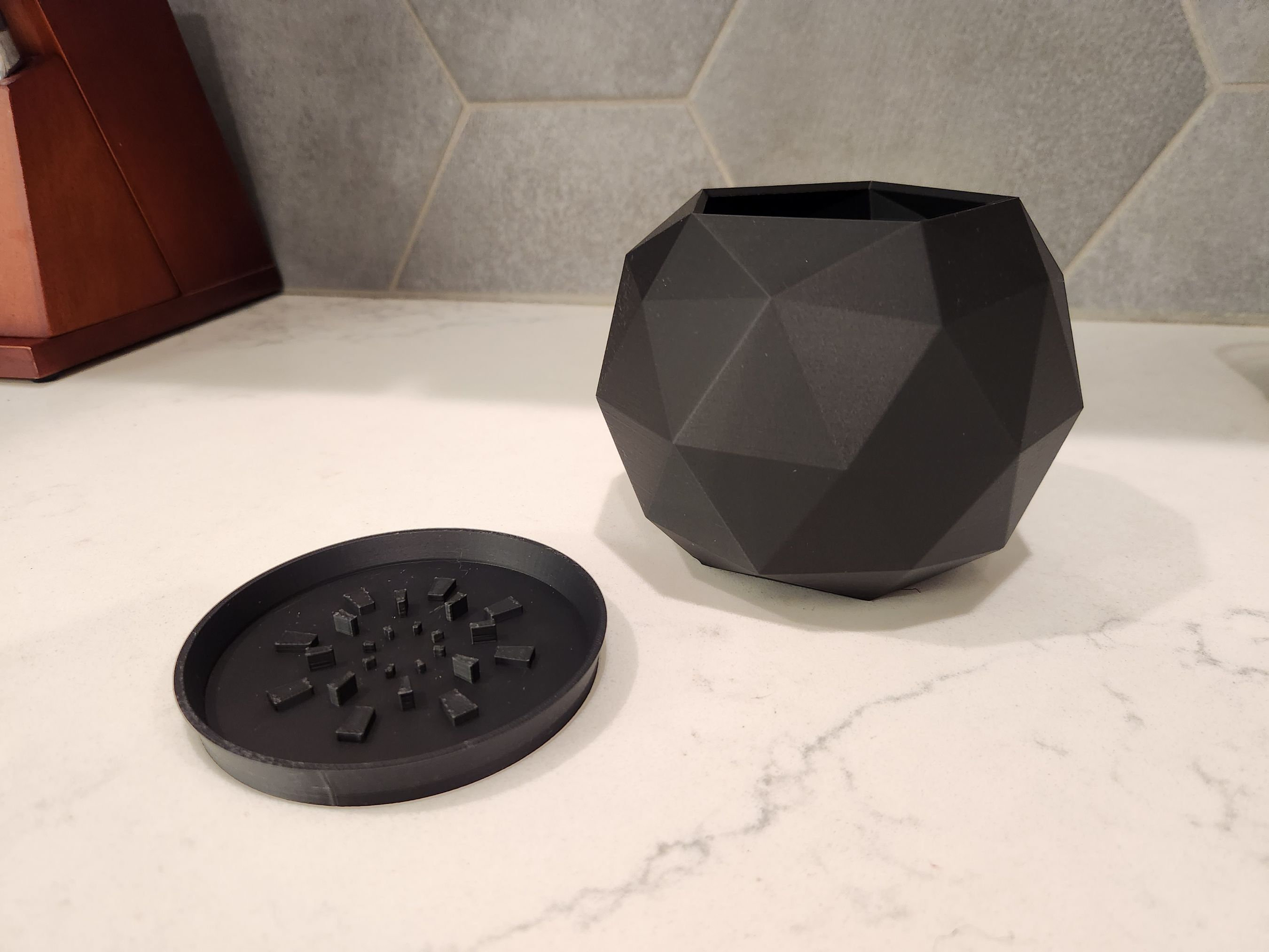 Solid Color Low-poly Planter | Modern Geometric 3D Printed Plant Pot ...