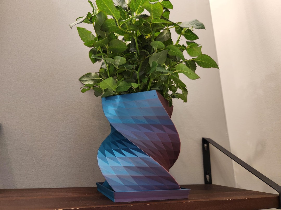 Two-tone Helix Planter Modern Geometric Decor for Home & Office Unique ...