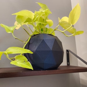 Solid Color Low-poly Planter | Modern Geometric 3D Printed Plant Pot ...