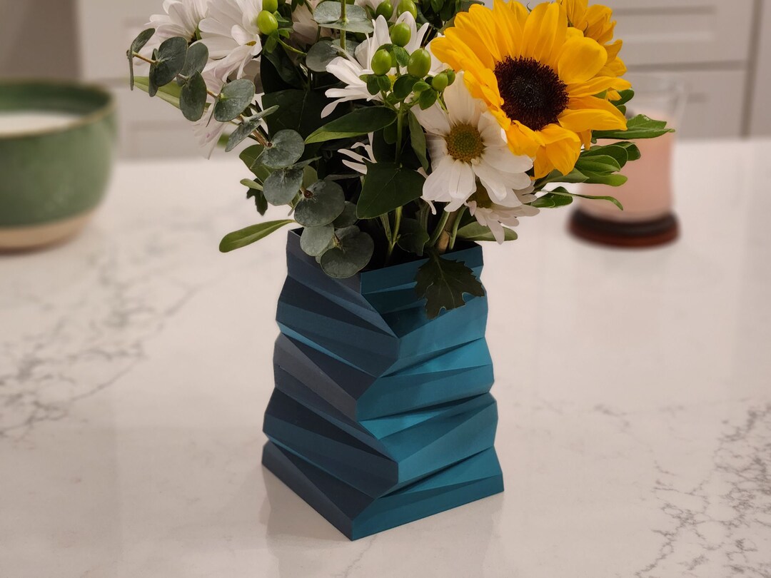 3D Printed Book Stack Vase, Literary Decor Gift, Two-tone Geometric ...