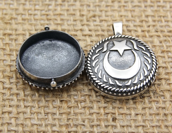 925 Sterling Silver Taweez Locket - Islamic Crescent … - Gem