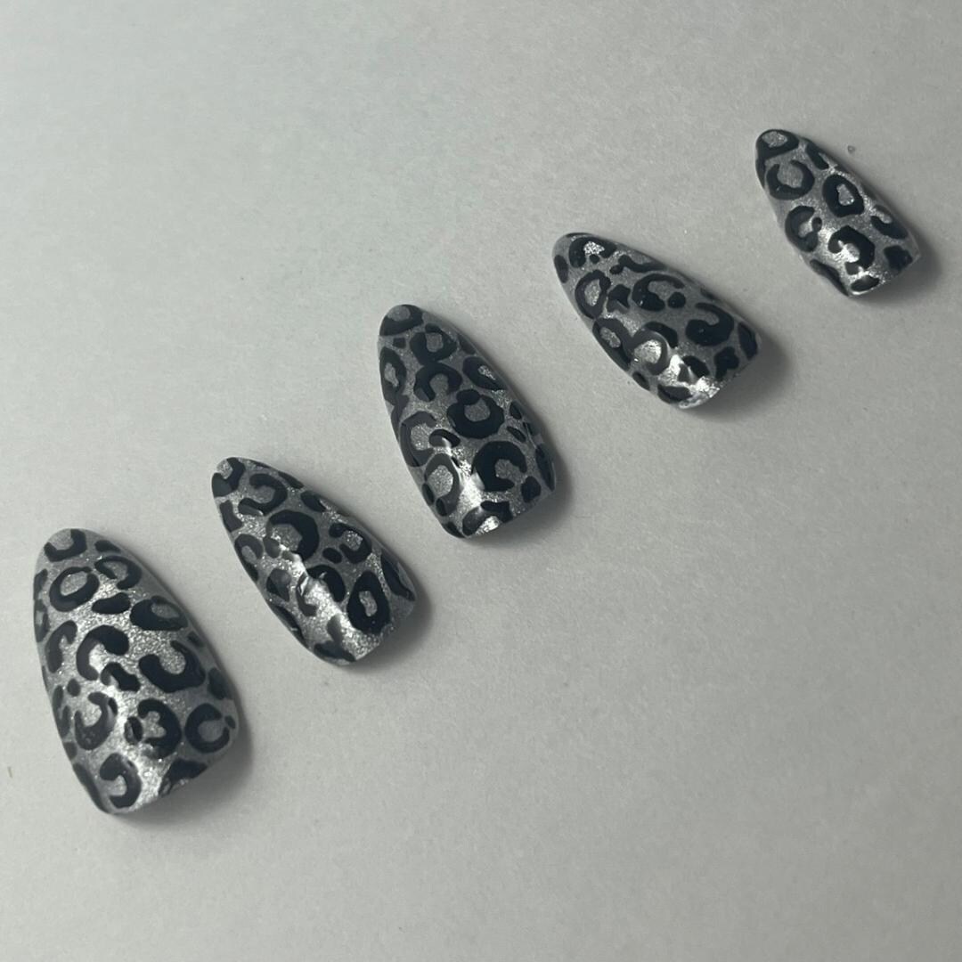 Chrome Leopard Design Glue on Maincure, Custom Shape and Length Press ...