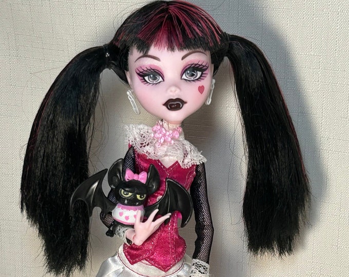Monster High Doll Draculaura First Wave COMPLETE, Authentic Mattel ...