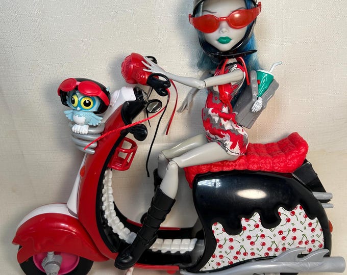 Authentic Monster High Mattel Toy - Ghoulia Yelps Scooter - Pre-loved ...