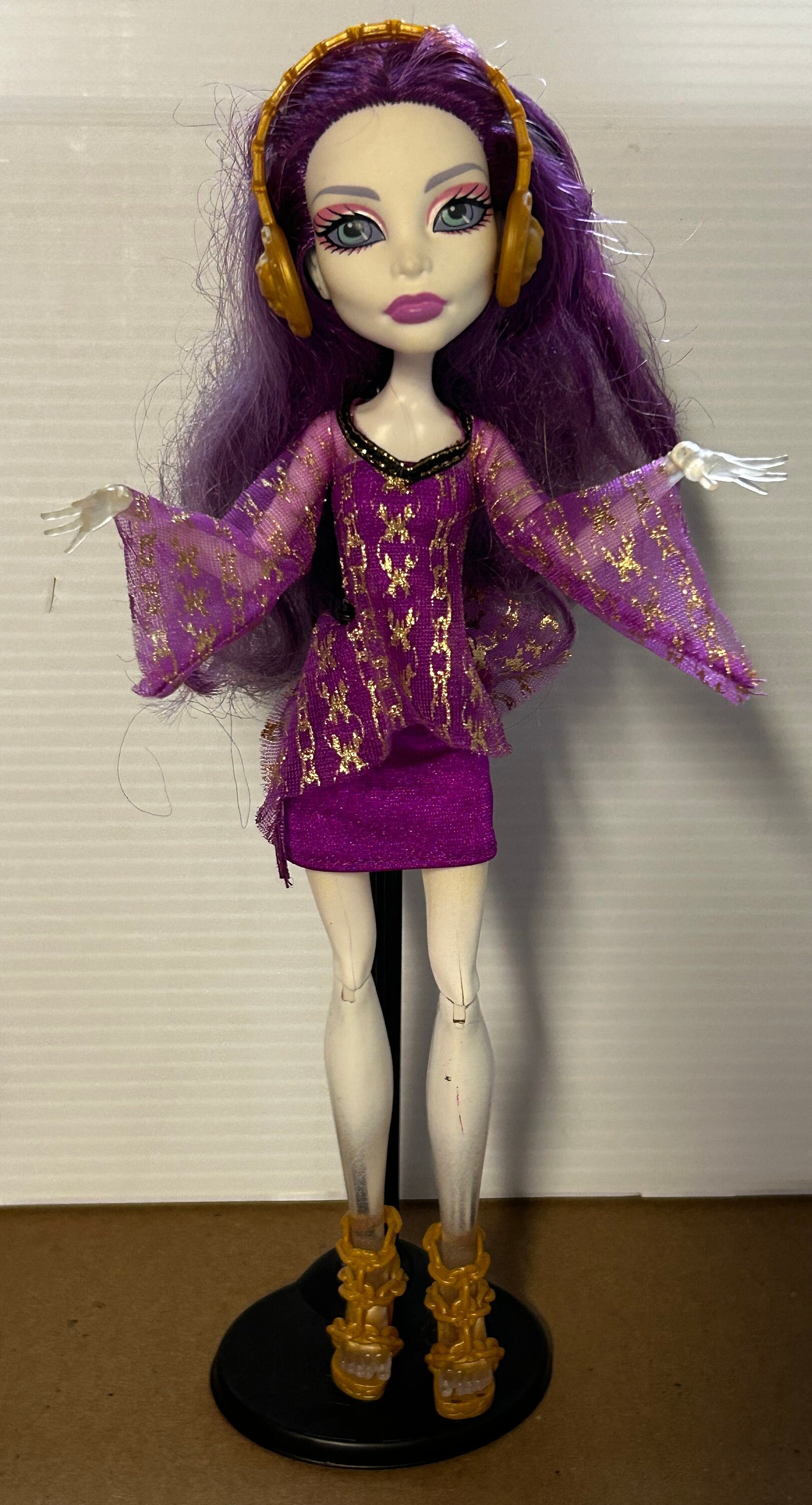 Monster High Dolls Spectra Vondergeist