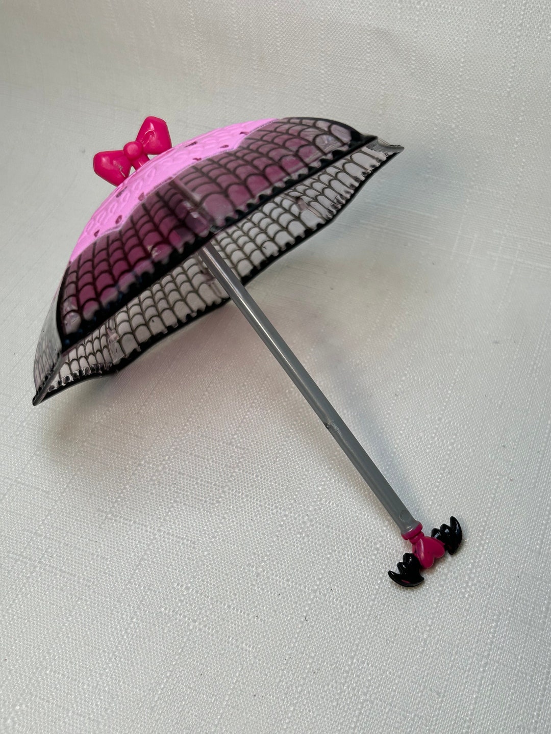 Draculaura Forbidden Love Parasol Monster High Clothes and Accessories ...