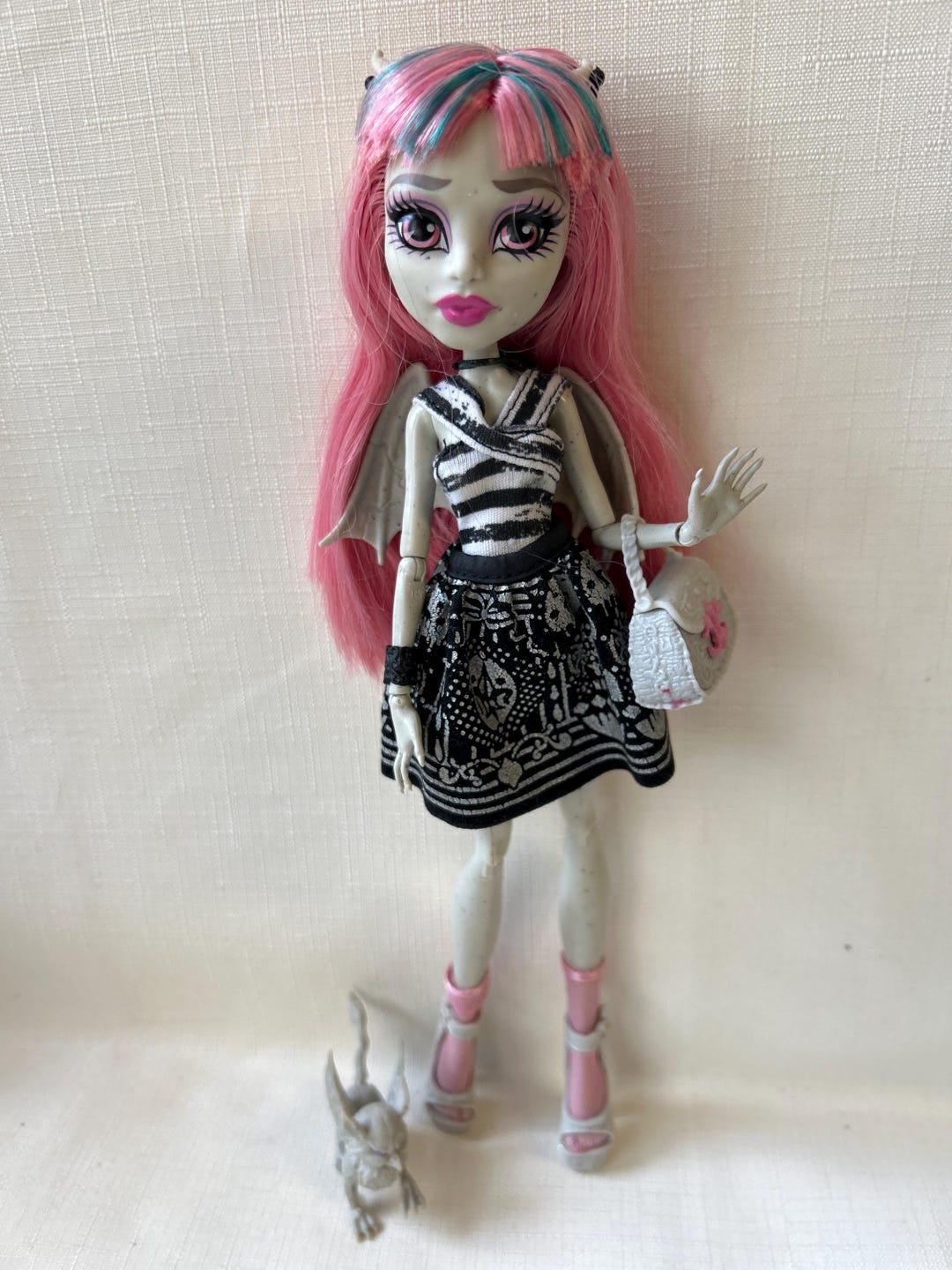 Monster High Doll Rochelle Goyle, Authentic Mattel Collectible Dolls ...