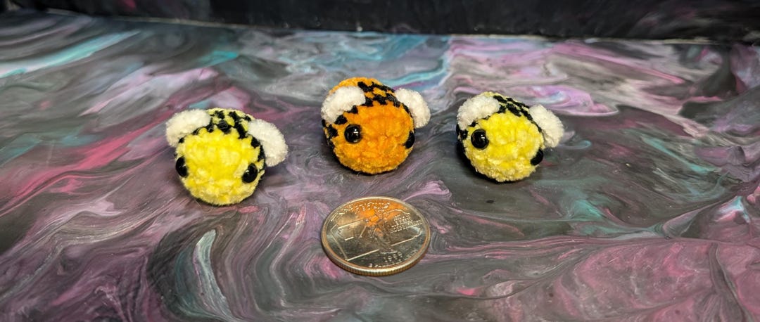 Mini Bumble Bees, Super Tiny Velvet Bee Plushies Amigurumi - Etsy