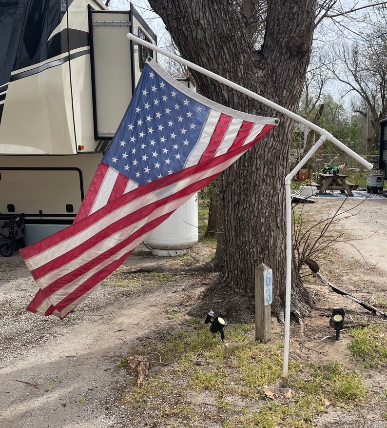 Spinning Flagpole - Portable Flagpole - Camping Flagpole - Tailgating ...