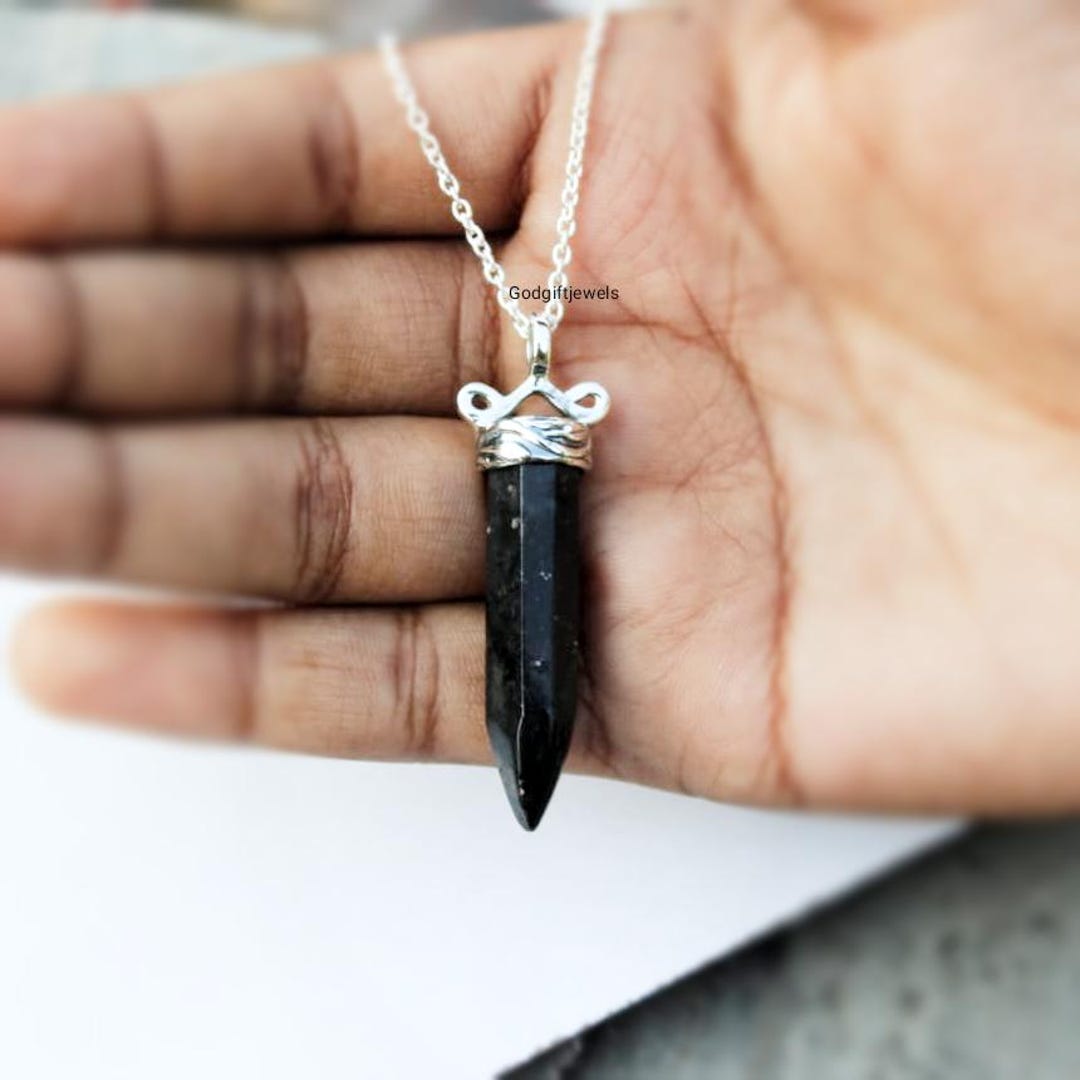 Nuummite Pendant, Pencil Shape Pendent ,leaves Deigns Pendants ...
