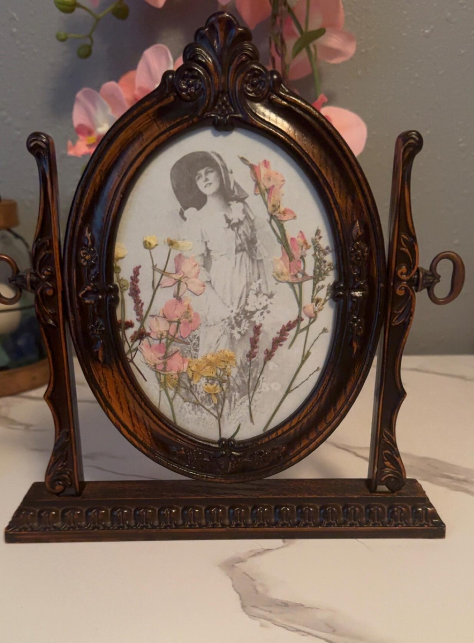 Antique Ornate Frame and Stand Victorian Era Keepsake Pressed Flowers ...
